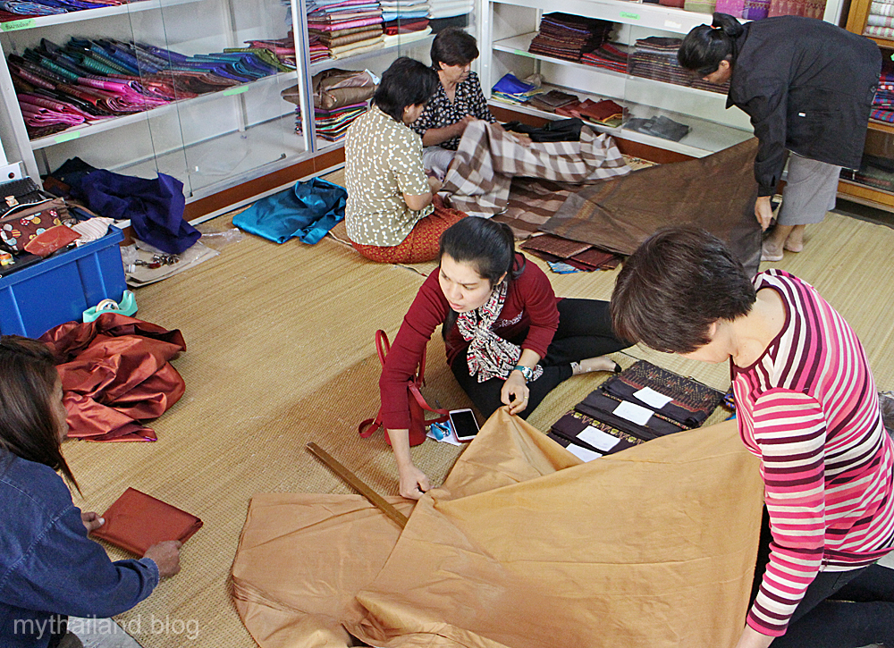 Thai Silk: A Buyer's Guide ⋆ My Thailand